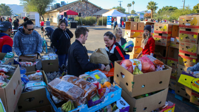 Turkey Day 2022: Ministry in Phoenix meets needs with turkey, stuffing ...