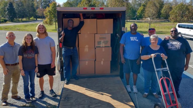 Backpack ministry blesses thousands of kids in GA with Christmas gifts ...